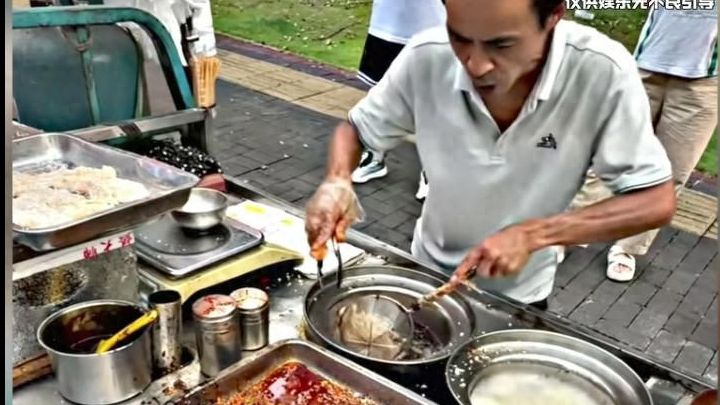 Jingdezhen Fried Chicken Brother Becomes Popular (Part 1) | qiqixie