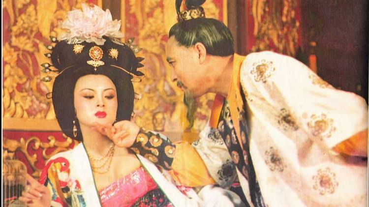 Temps rétrograde : Quand l’amour s’écarte de l’horloge sociale | qiqixie