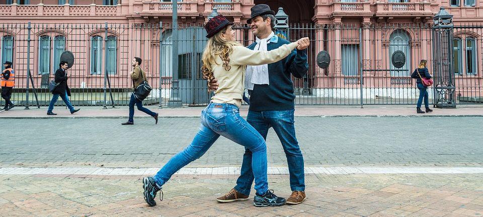 Learning to tango is not a difficult thing. | qiqixie